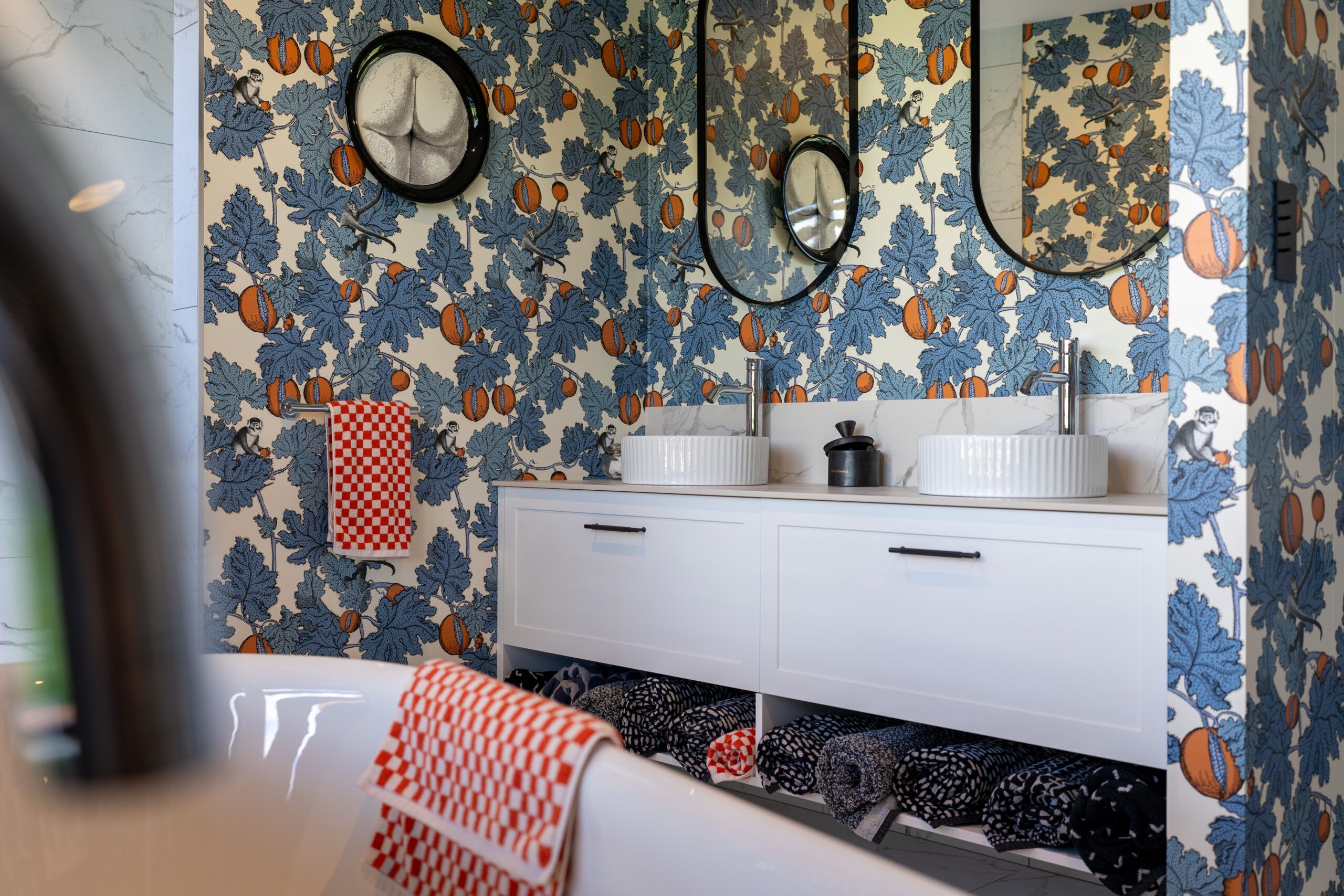 White and Bright - Treetown Kitchens